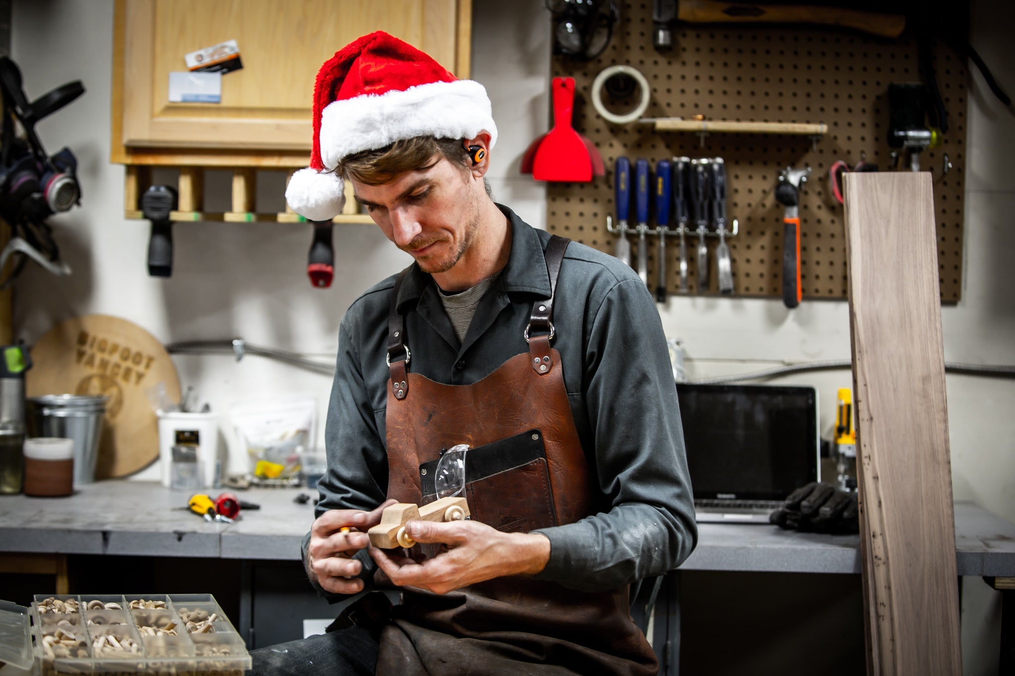 2021 Gift Guide: Best Holiday Gift Ideas For Him